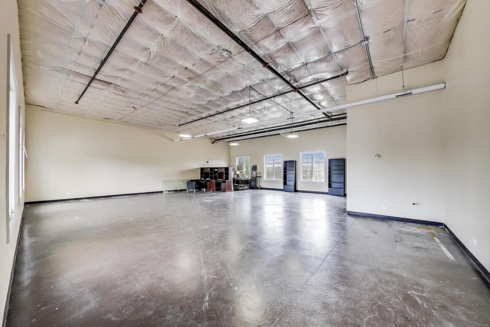 135 Rand Road Arlington Heights, IL 60004 - Hawkeye Commercial Real Estate