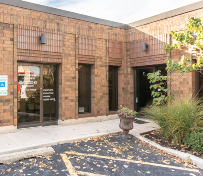 1645 River Road 19 Des Plaines, IL 60018 - Hawkeye Commercial Real Estate